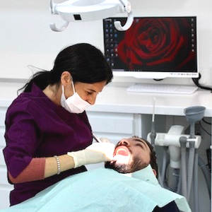 Dr Sandy Cohen | Dentiste Paris 16